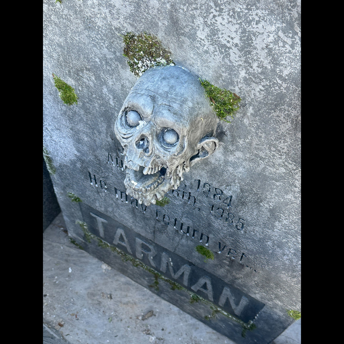 OFFICIAL SET PIECE - Screen Used Tarman Gravestone – Return of the ...